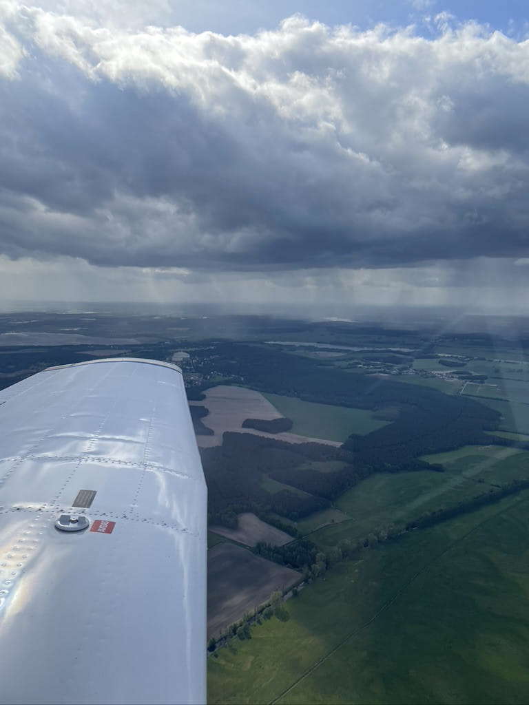 Flug nach Düsseldorf oder zu anderen Orten • Wingly