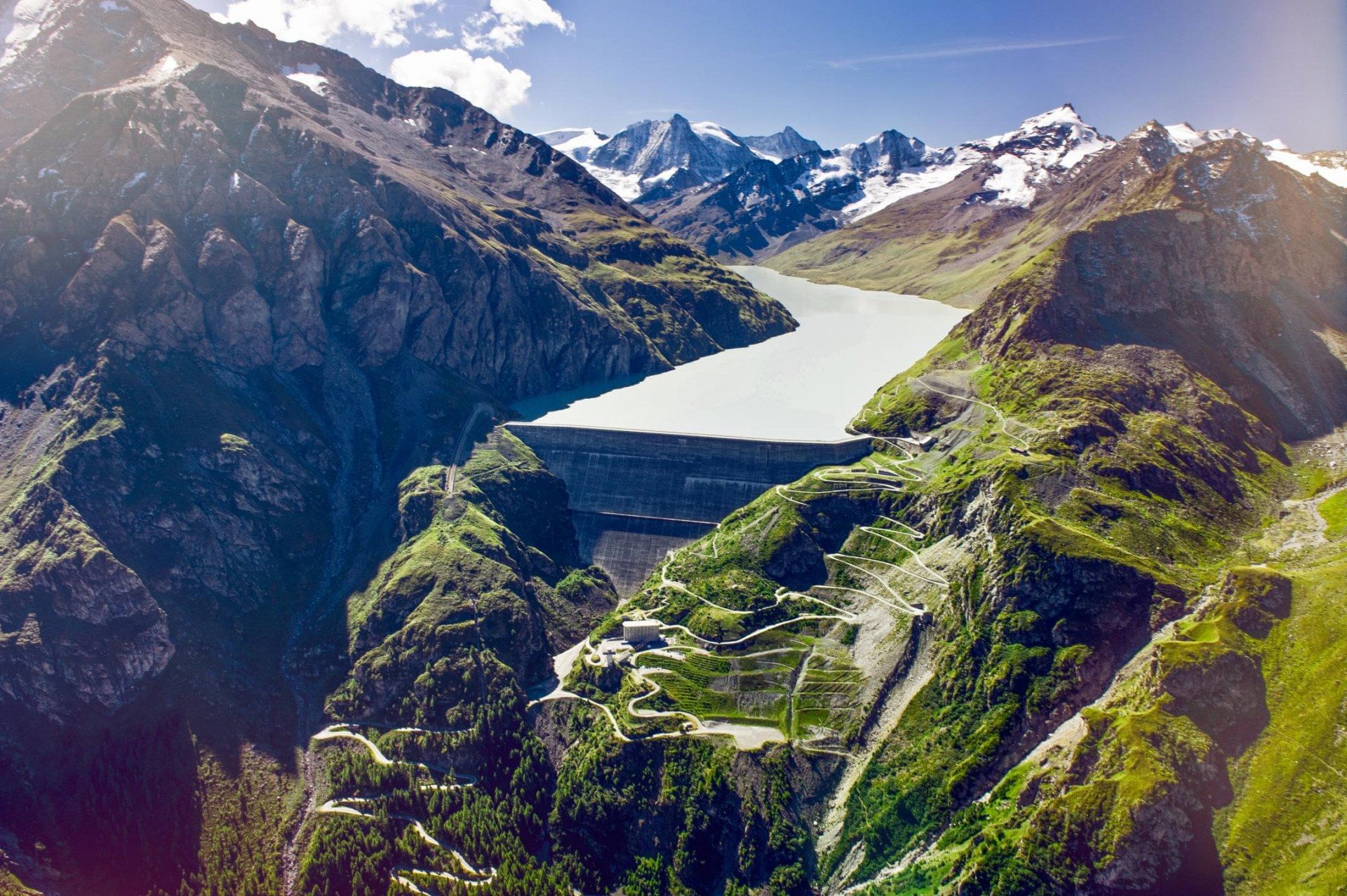 La Grande Dixence en Hélicoptère • Wingly